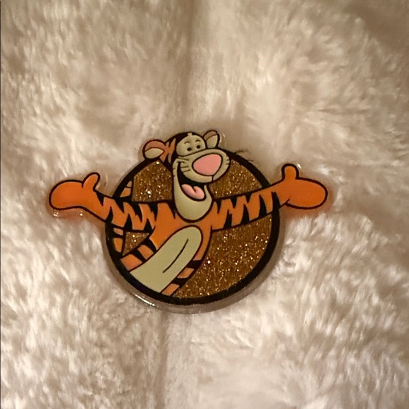 Disney | Jewelry | Disney Tigger Pin With Gold Glitter | Poshmark